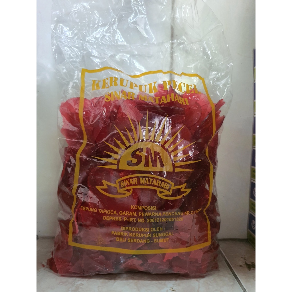 Jual KERUPUK MERAH MENTAH | KERUPUK PECEL | MEREK SINAR MATAHARI ...