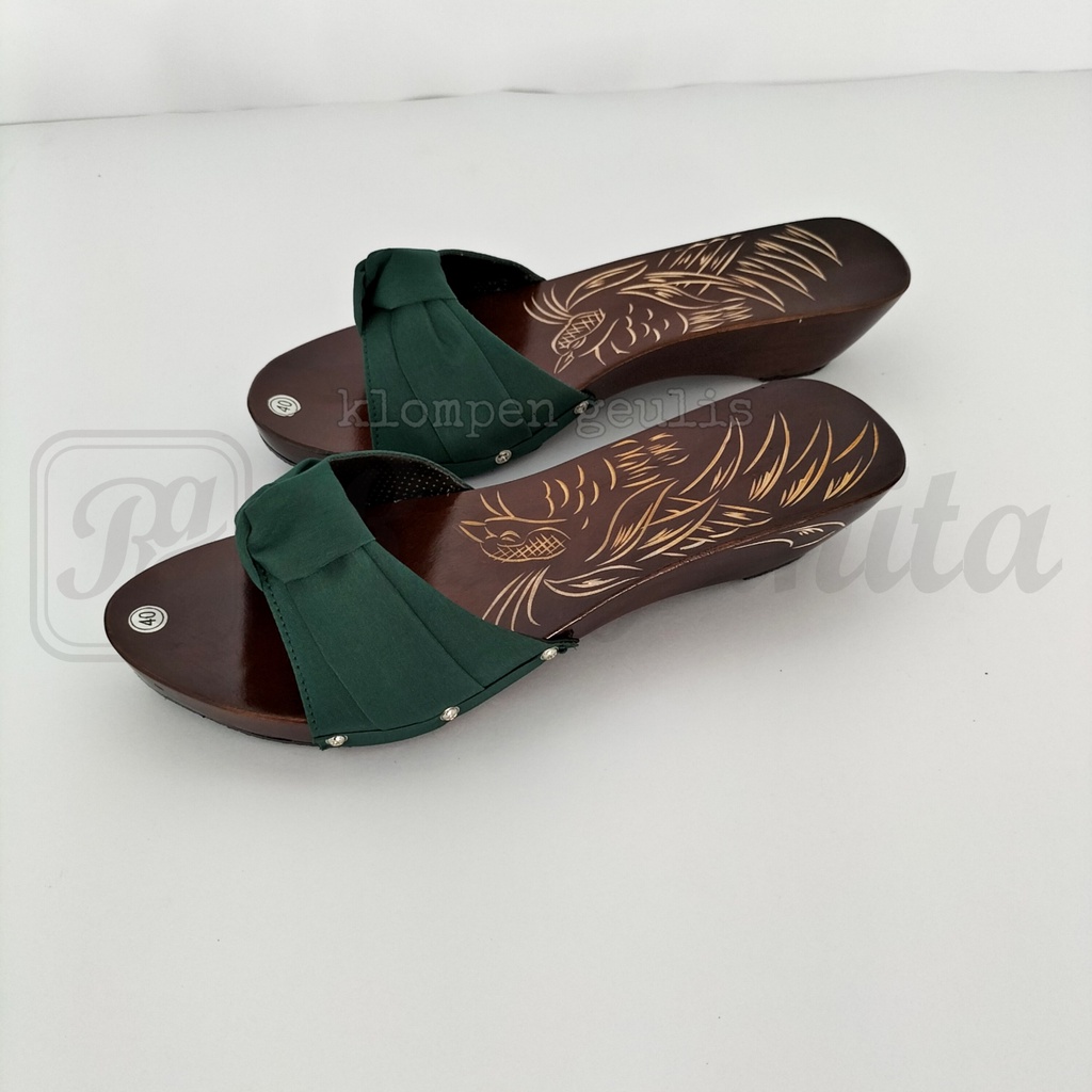 Jual Sandal kayu cantik teplek ukir/Kelom geulis teplek sanggul ukir ...