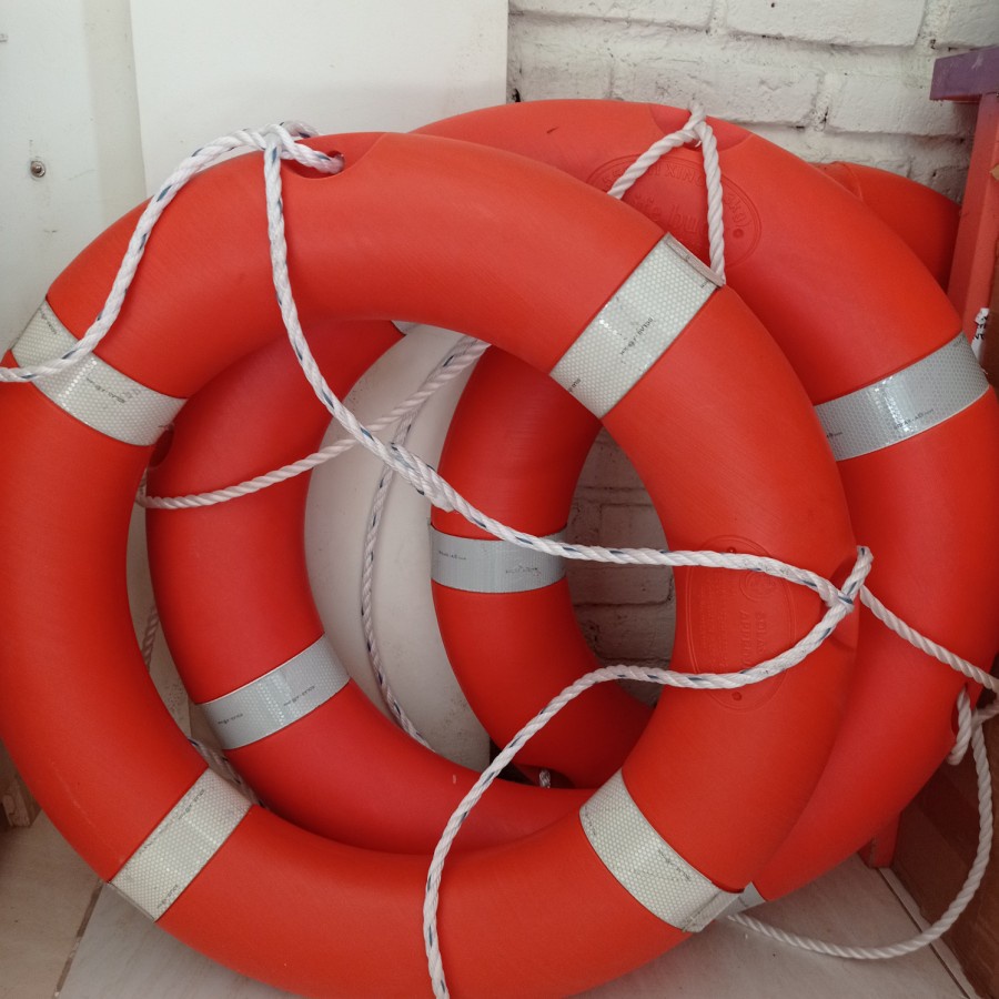Jual Ring Buoy Pelampung Ban Safety Kapal Solas Approved Life Buoy 2.5 Kg | Shopee Indonesia