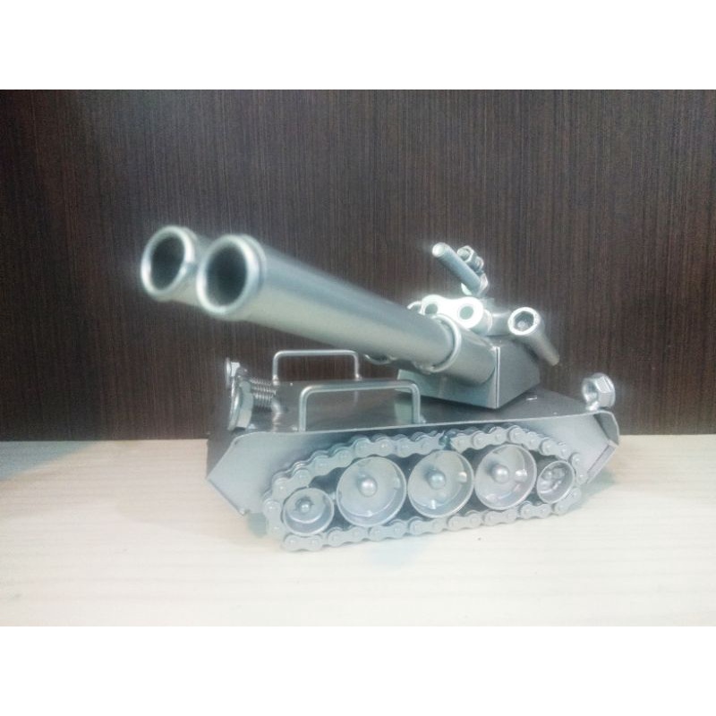 Jual Miniatur tank perang model 2 meriam bahan logam 19x9x8cm warna ...