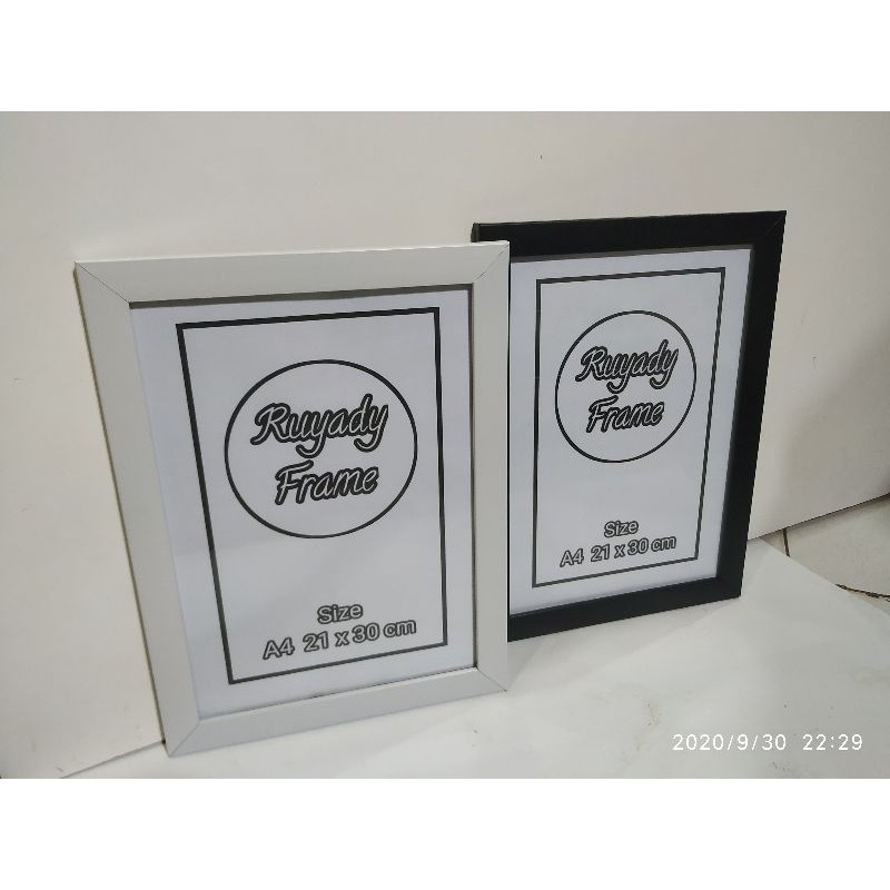 Frame foto ukuran A4 21x30 putih dan hitam +kaca | Shopee Indonesia