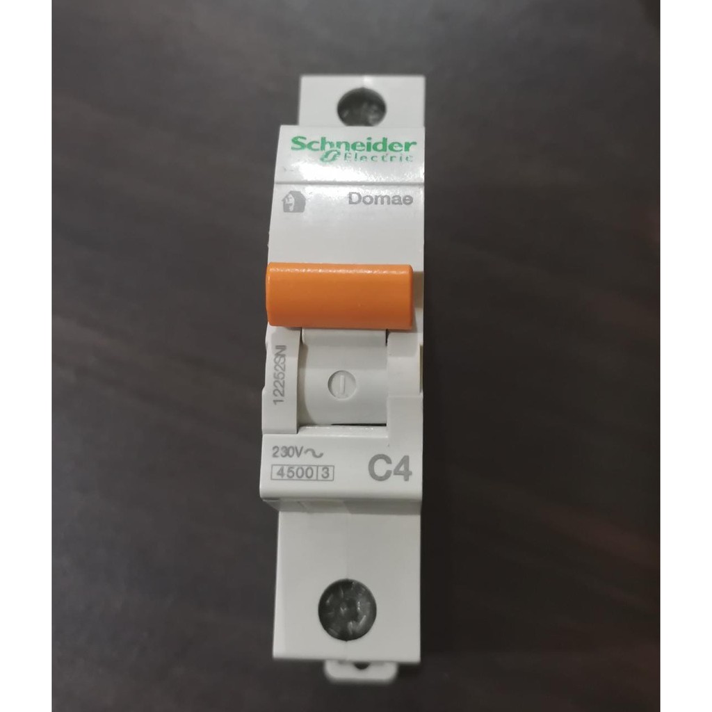 Jual Saklar MCB Stut Schneider DOMAE 4A 4amper C4 2200W Orange SNI ...