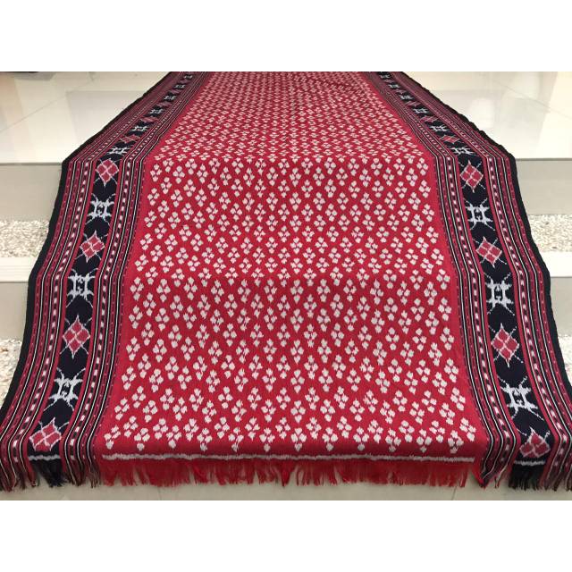 Jual Kain Tenun Toraja Merah Asli Blanket Code CH M | Shopee Indonesia