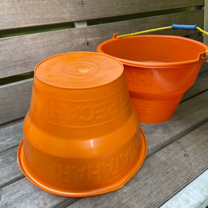 Jual EMBER TUKANG TIMBA COR ANTI PECAH KUAT ORIGINAL | Shopee Indonesia