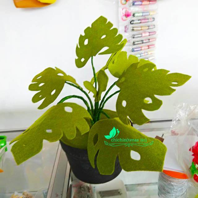 Jual bunga monstera dari kain flanel/janda bolong kerajinan flanel ...