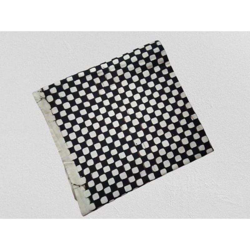 Jual Kain batik cap sogan Jogja motif poleng/kotak 1cm | Shopee Indonesia