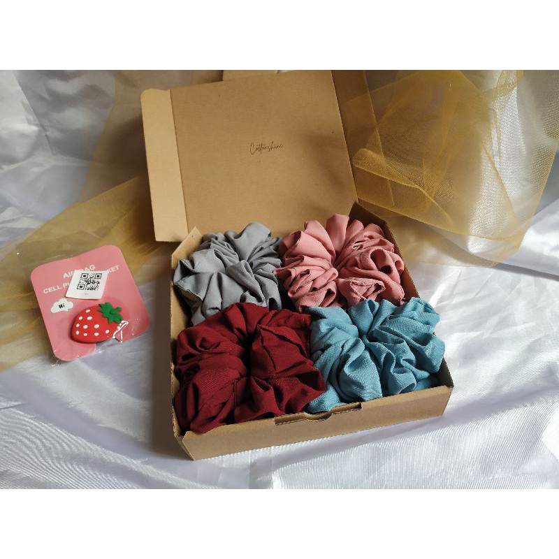 Jual PAKET HAMPERS Scrunchie jumbo free gift | Shopee Indonesia