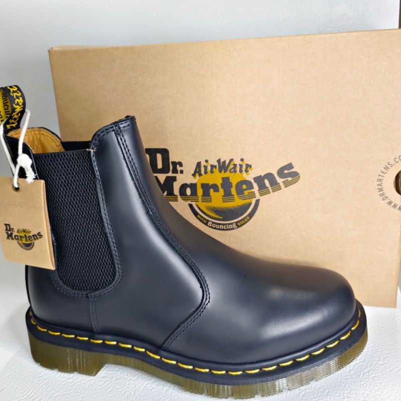 Jual Docmart Boots Dr.Martens 2697 Black Chelsea Boots Classic Smooth ...