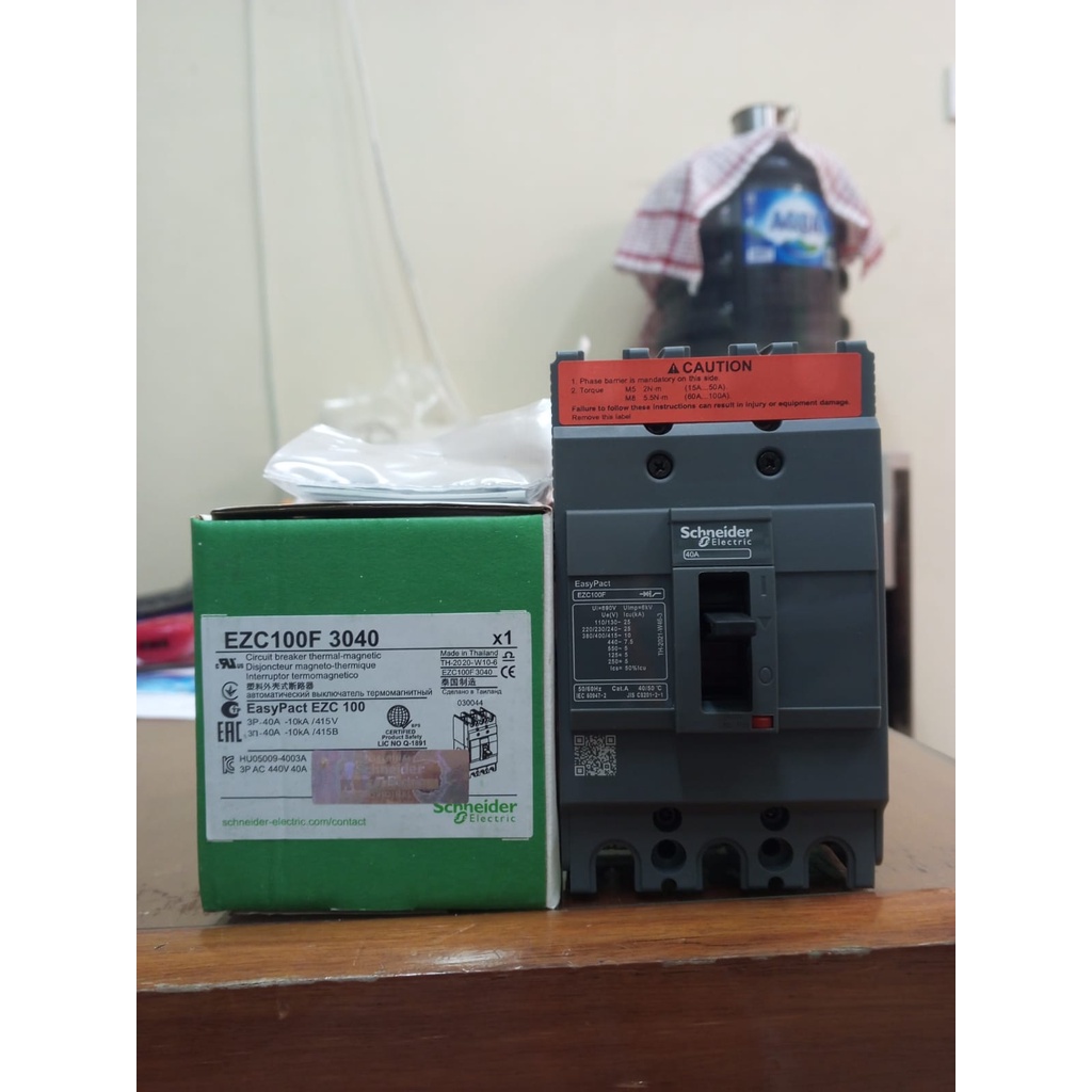 Jual Schneider Electric Easypact EZC MCCB EZC100F 40A 3P/3d - EZC100F3040 | Shopee Indonesia