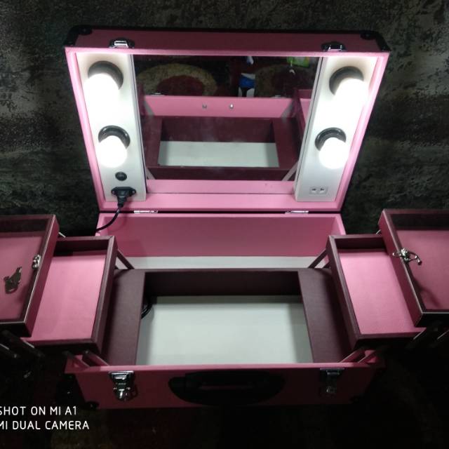 Jual Beautycase Atau Koper Make Up 4 Lampu Medium Pink White Maroon ...