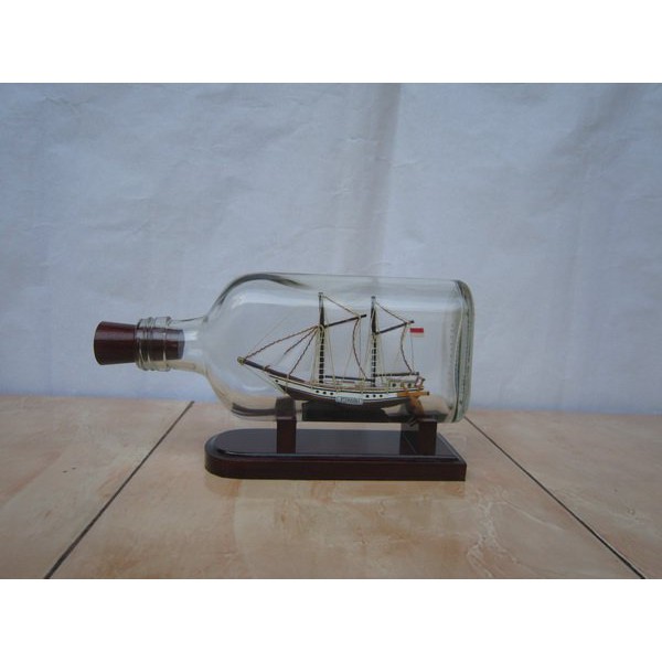 Jual MIniatur Kapal PINISI dalam Botol Mansion | Kado Souvenir Ultah ...