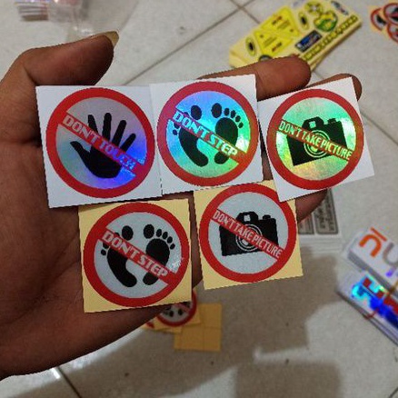 Jual sticker stiker hologram dilarang injak dilarang foto dilarang ...