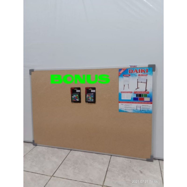 Jual Softboard / Papan mading classic DAIKI Uk 90x120 Cm | Shopee Indonesia