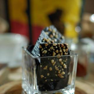 Jual Keripik Brownies Kering Bronis Crispy Miss Kribro Indonesia|Shopee ...