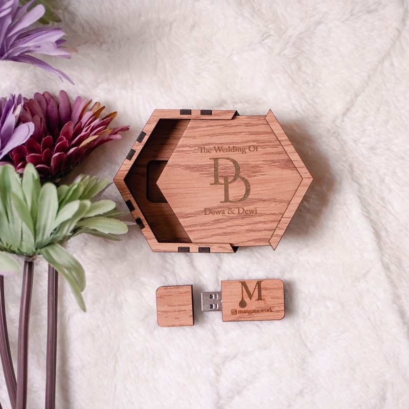 Jual Hexagon Wood Flashdisk Box 16GB 3.0 (Sandisk) | Shopee Indonesia