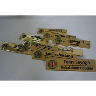NAME TAG PIN NAMA LOGAM CUSTOM PENITI MURAH | Shopee Indonesia