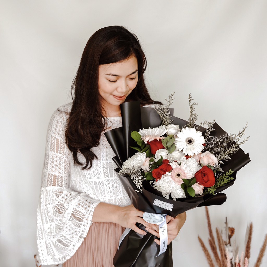 Jual Signature Bouquet M - Amber - Buket Bunga | Shopee Indonesia