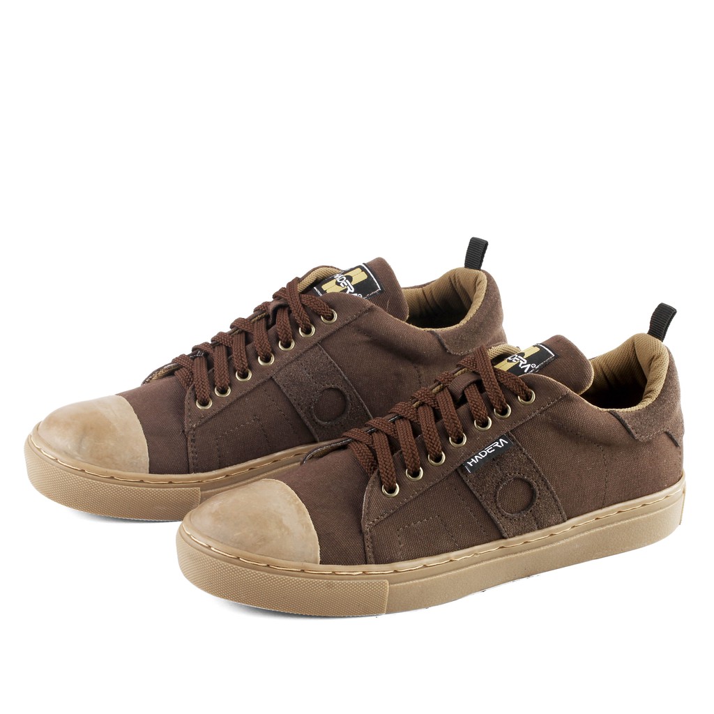 Jual Sepatu Sneakers Pria Warna Coklat Bahan Canvas by Hadera ...