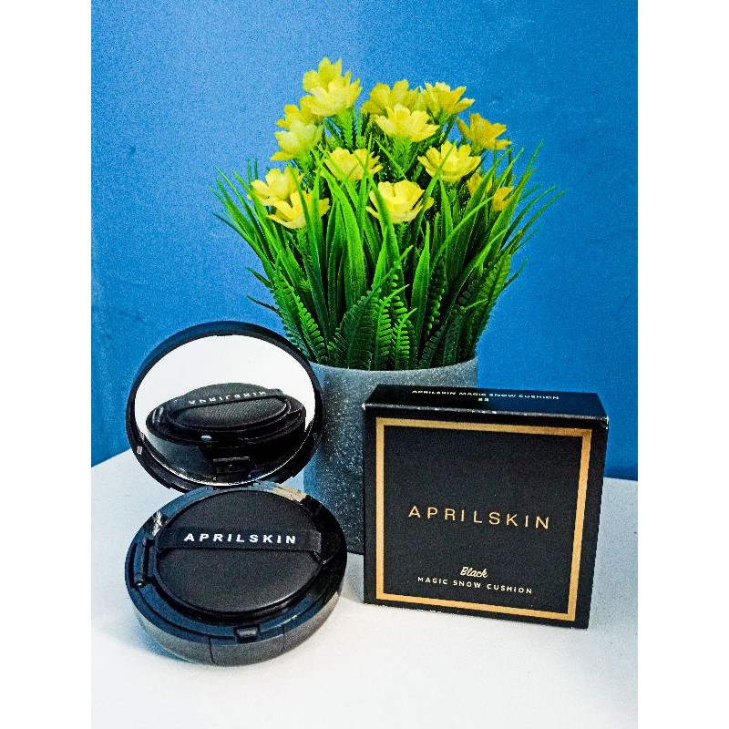 BEDAK APRILSKIN BLACK MAGIC SNOW CUSHION Varian 21,22,23 | Shopee Indonesia