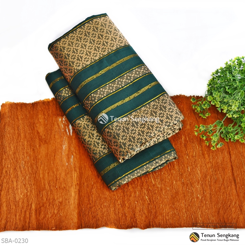 Jual Sarung Bugis Sutra Makassar Tenun Asli Hijau - Athirah by Tenun ...