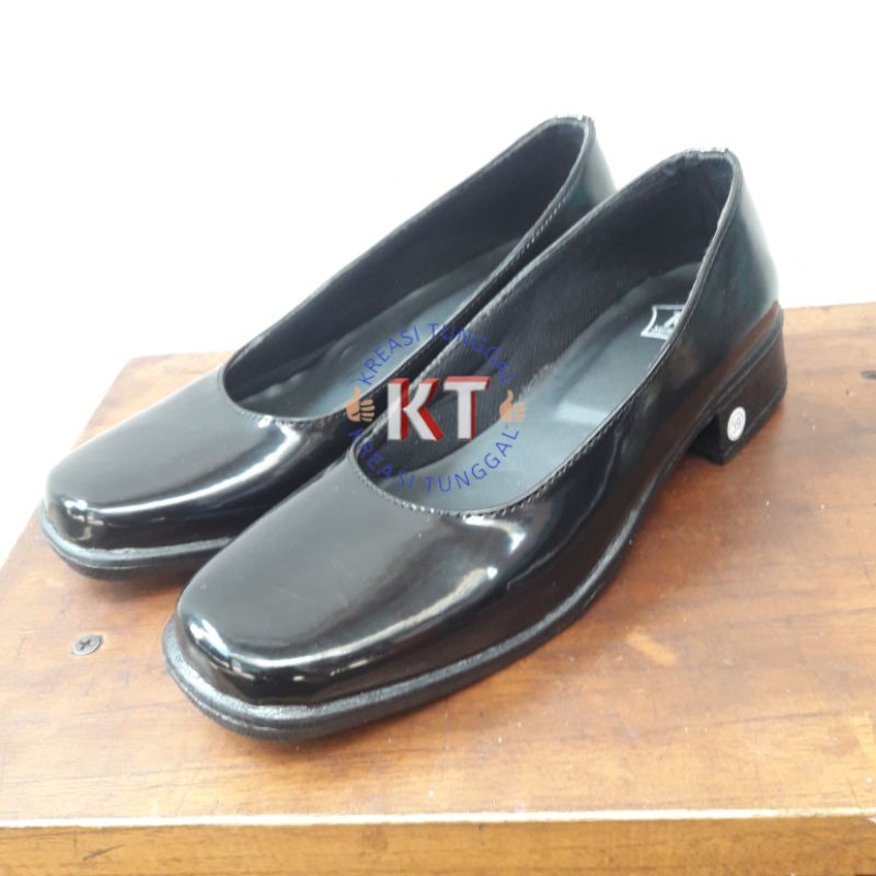 Jual Sepatu PDH Kantor Bulat Pantofel Persit hitam kilap Polwan PNS Hak ...
