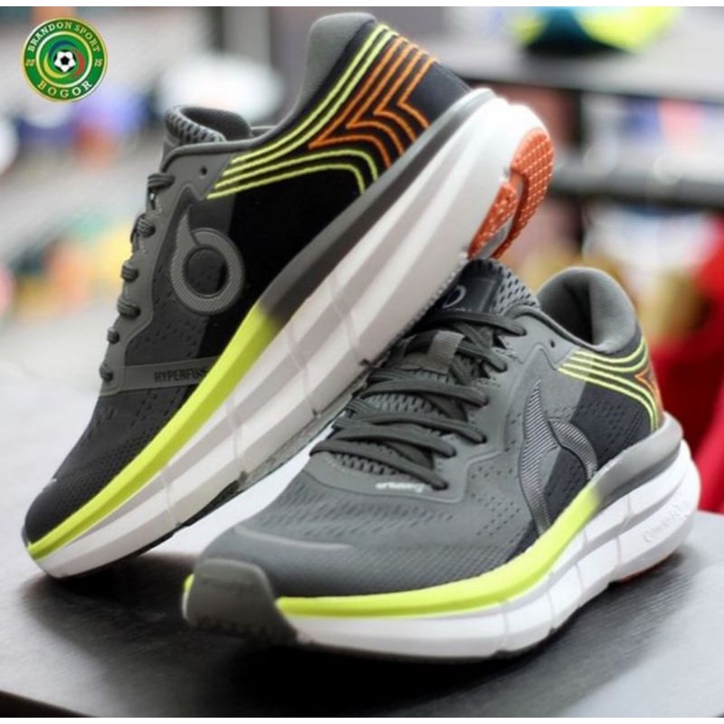 Jual Sepatu Running Ortuseight Hyperfuse 1.2 - Graphite/Ortrange ...