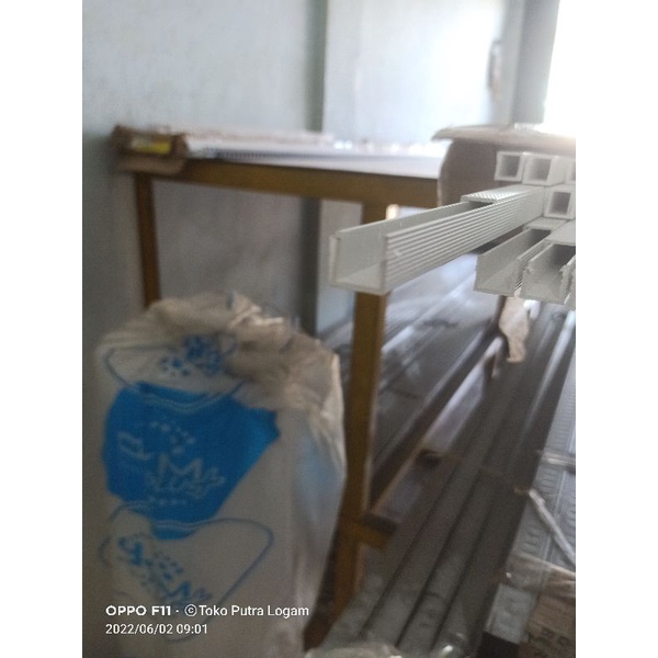 Jual Tali air dinding U shape PVC perdus 100 btg | Shopee Indonesia