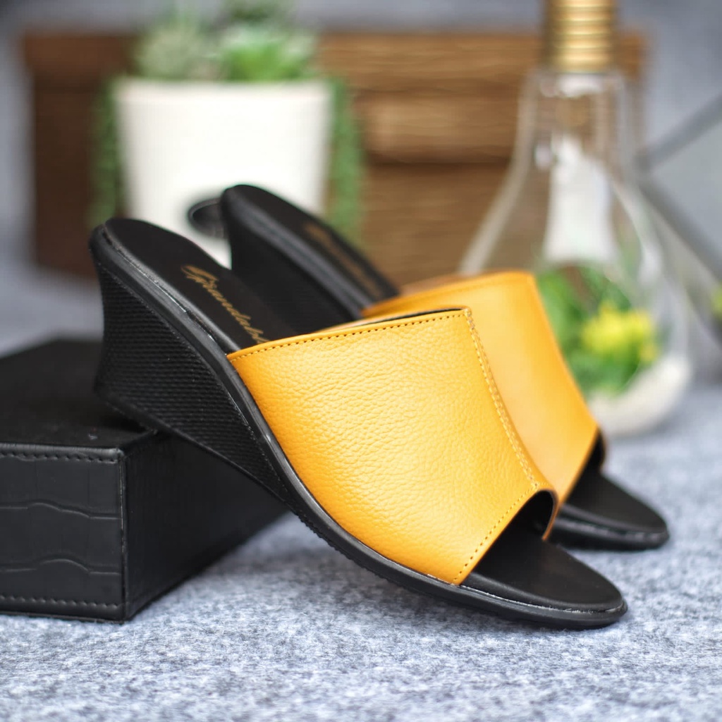 Jual Sandal Wedges Kulit Wanita Sendal Slop Cewek Flat Kulit Asli ...