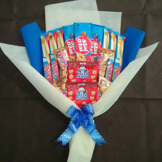 buket snack wisuda kado ulang tahun anniversary | Shopee Indonesia