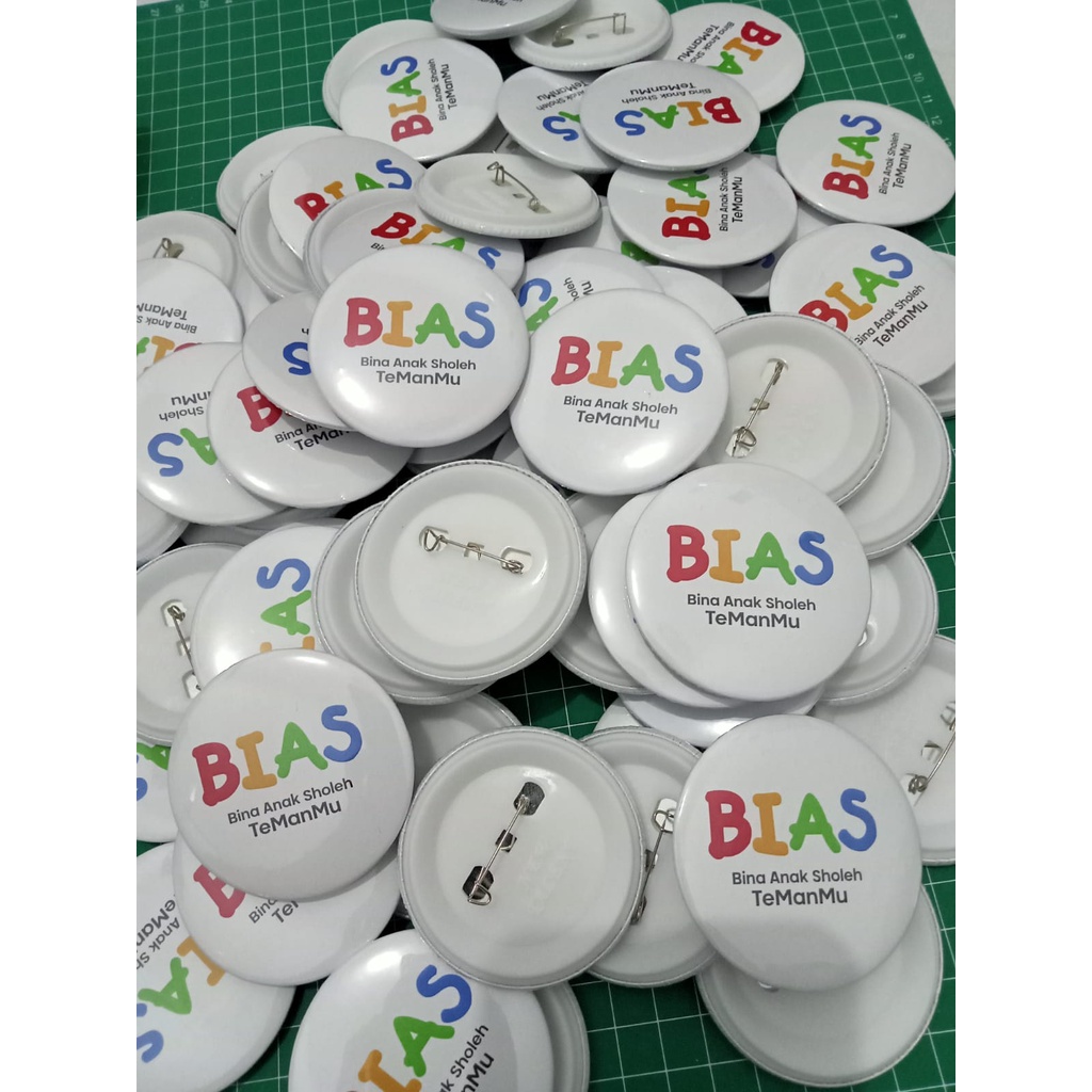 Jual PIN PENITI BULAT FREE DESAIN UKURAN 58MM | Shopee Indonesia