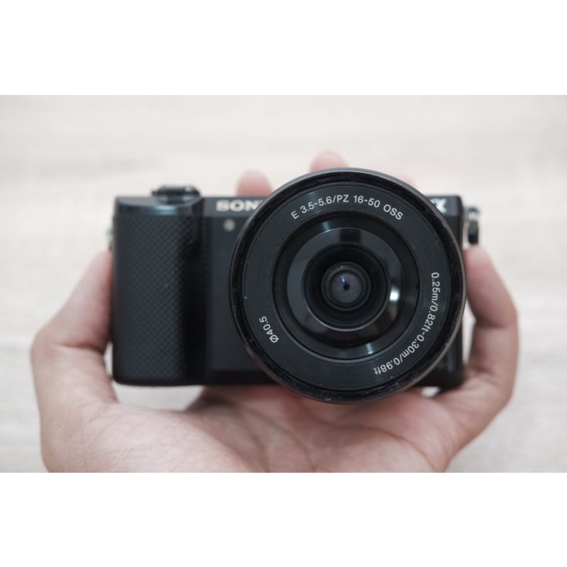 Jual Sony A5000 + lensa kit 16-50mm kamera mirrorless bukan A6000 A5100 ...