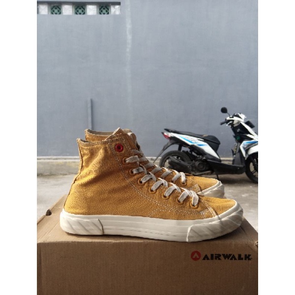 Jual Sepatu Second/Bekas Pakai | Shopee Indonesia