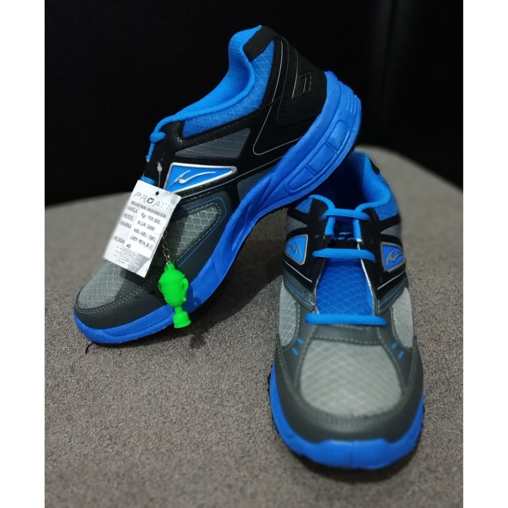 Pro ATT AGR 3000 Sepatu Olahraga Sepatu Pria warna abu abu biru dan abu abu merah | Shopee Indonesia
