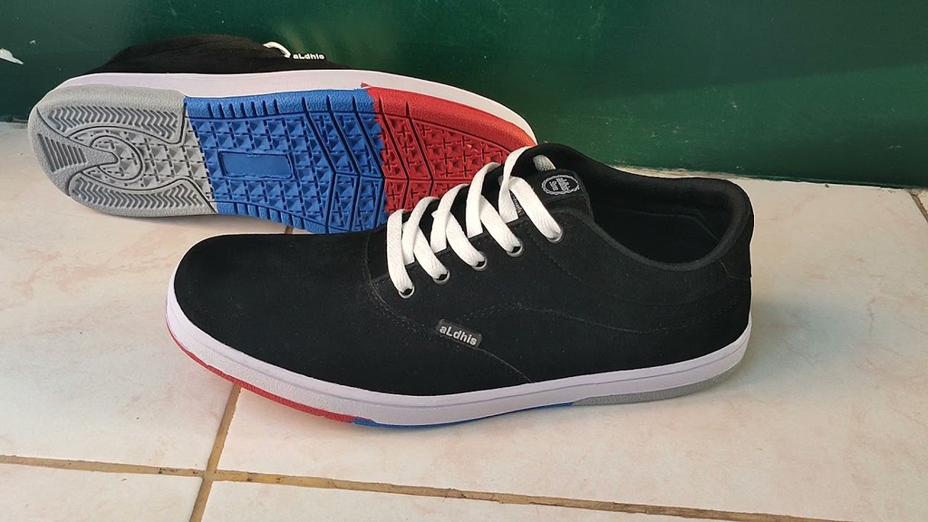 Produk Sneaker Laris | Shopee Indonesia