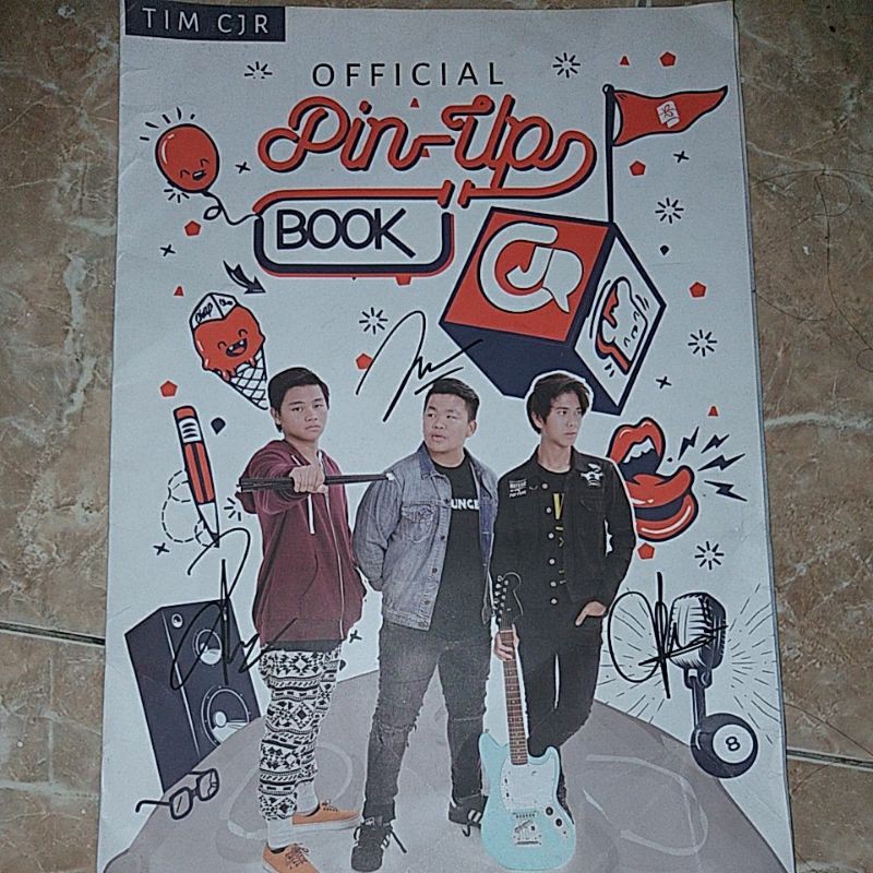 Jual Official pin-up book CJR bertanda tangan (BISA NEGO) | Shopee Indonesia