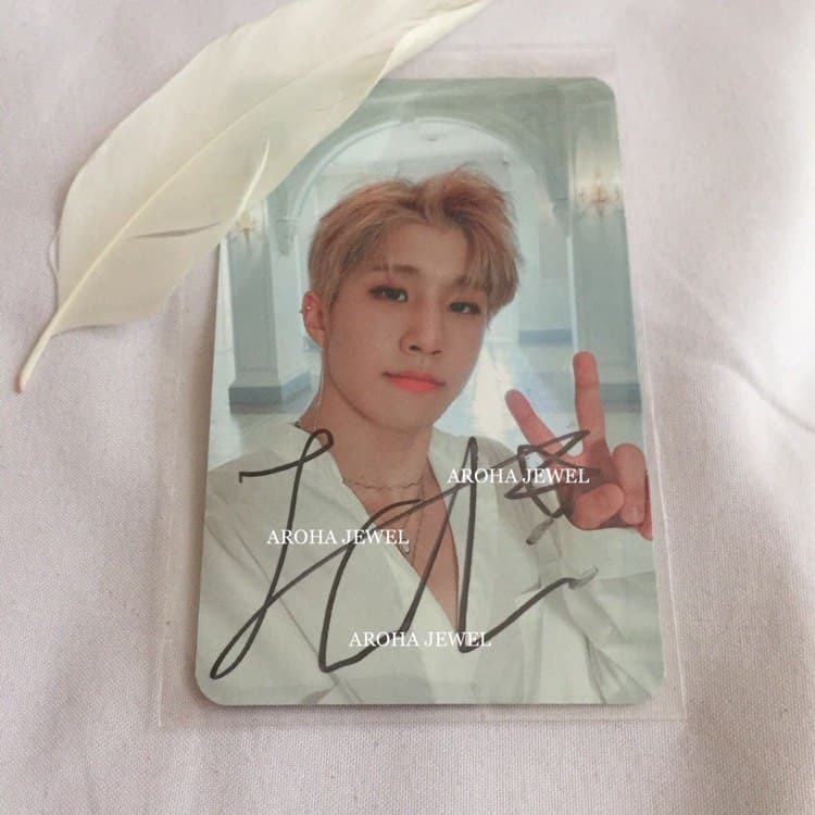 Jual Jinjin ASTRO Fansign Blue Flame Photocard (Signed) | Shopee Indonesia