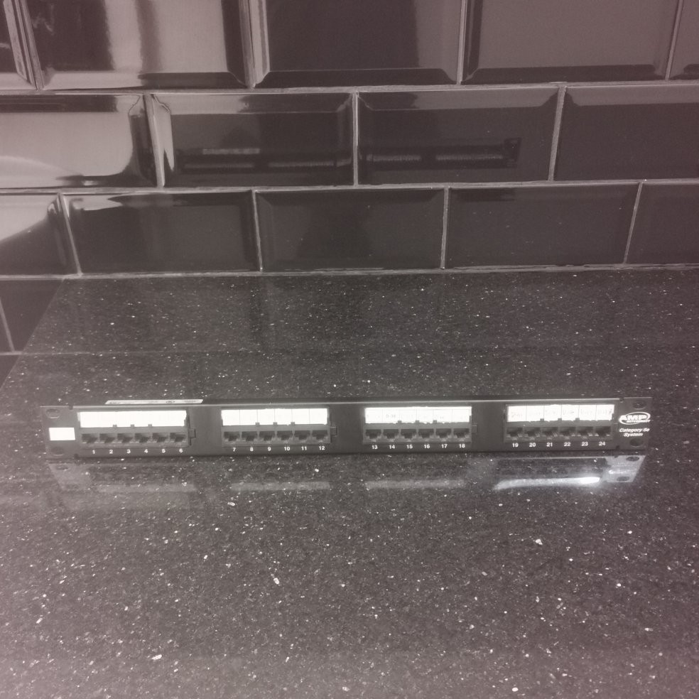 Jual Patch Panel 24 Port Cat 5E AMP NetConnect Siap Pakai | Shopee ...