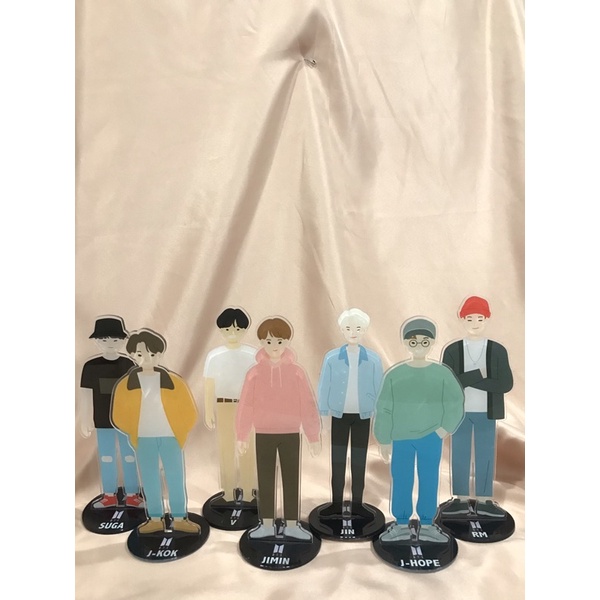 Jual STANDING FIGURINE BTS / PAJANGAN AKRILIK FIGUR BTS | Shopee Indonesia