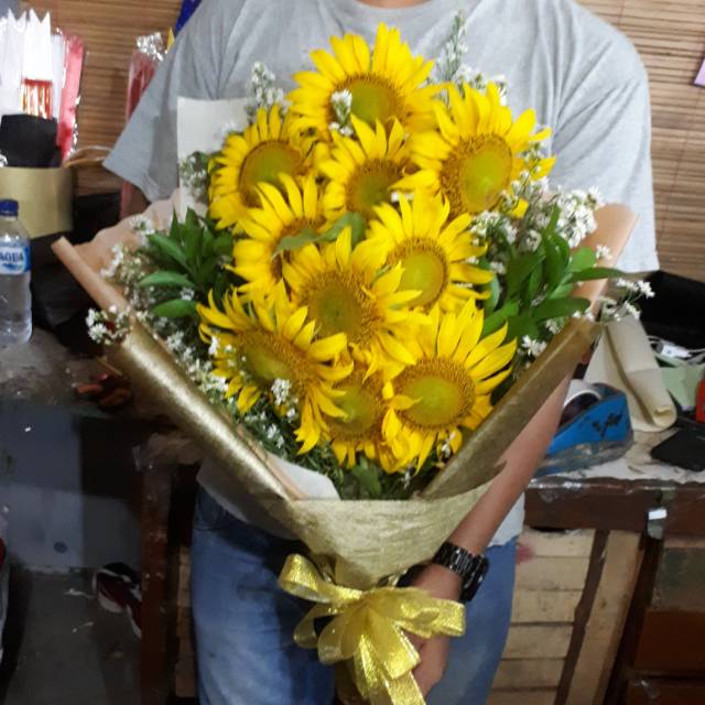 Jual Buket bunga/bunga matahari/bunga wisuda/ulangtahun | Shopee Indonesia