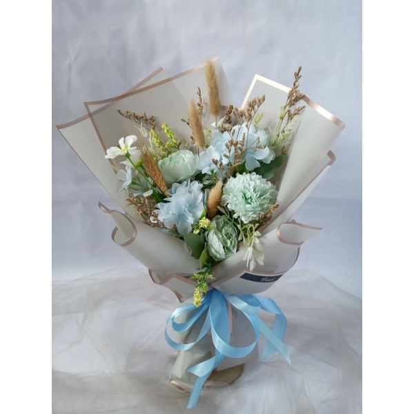 Bouquet Bunga Wisuda Artificial Mix Dried Flowers Biru Muda | Shopee ...