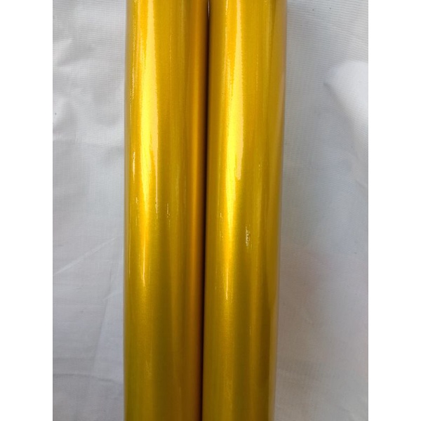 Jual stiker kuning metalic lebar 45cm x 1meter Indonesia|Shopee Indonesia