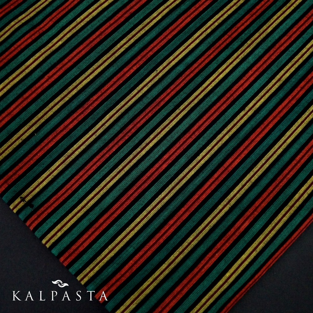 Jual Lurik Kluwung Merah Hijau Kuning - Kain Tenun Lurik Klaten Jogja ...