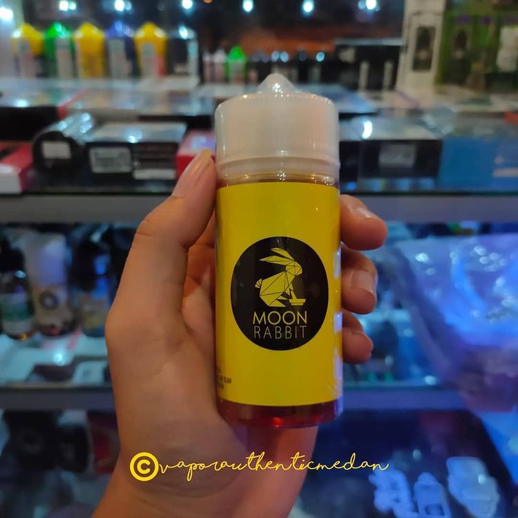 Jual MOON RABBIT Strawberry Mochi by HERO57 3mg 100ml Liquid | Shopee ...