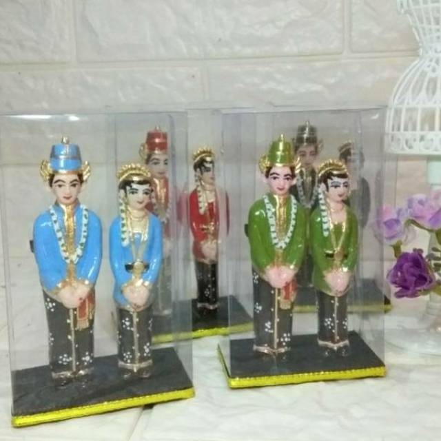 Jual Patung pengantin kerajinan souvenir/patung resin | Shopee Indonesia