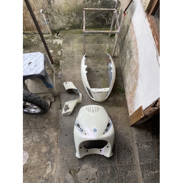 Jual body set piaggio zip mulus baru repaint putih lembayung | Shopee ...