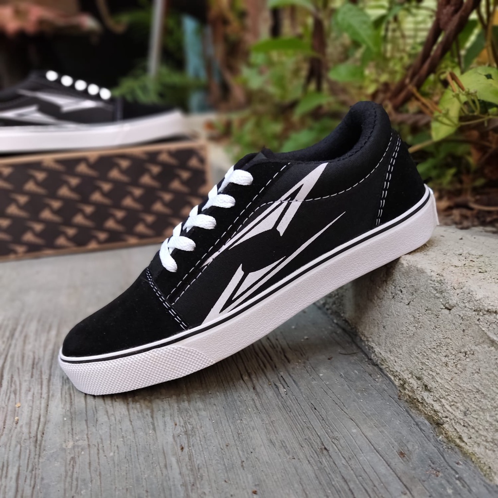 Jual (COD) Sepatu Style Fashion Pria Cowok Santai Sport Jalan Gaul Gaya ...