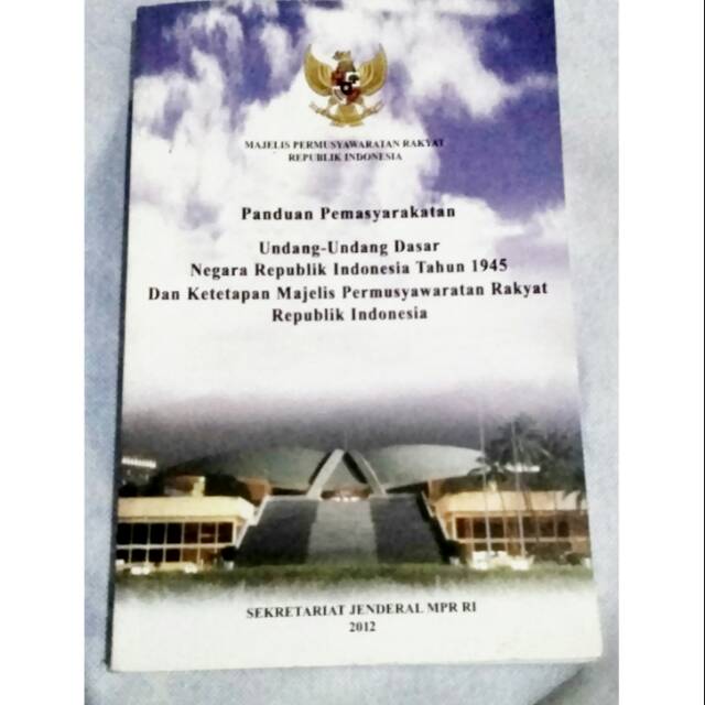 Jual Buku PANDUAN PEMASYARAKATAN UUD NKRI TAHUN 1945 DAN KETETAPAN MPRRI TAHUN 2012 | Shopee ...
