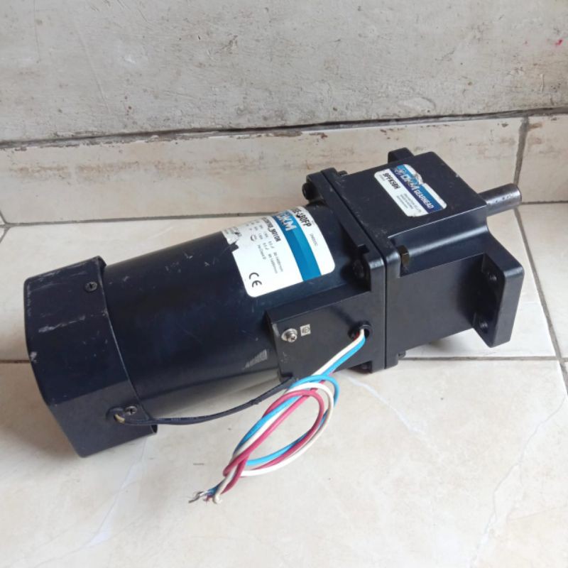 Jual Dinamo AC motor gearbox DKM 220V 180Watt Ratio 1vs5 DKM Motor ...