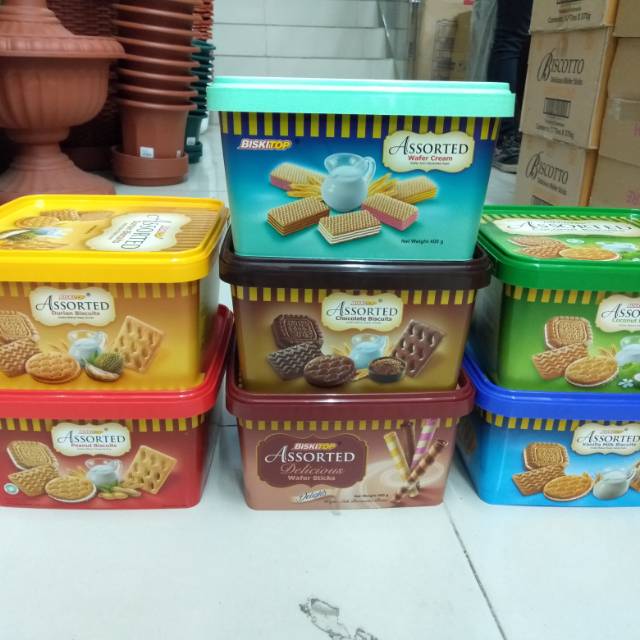 Biskuit box plastik beraneka ragam rasa 400gr murah Biskitop | Shopee ...