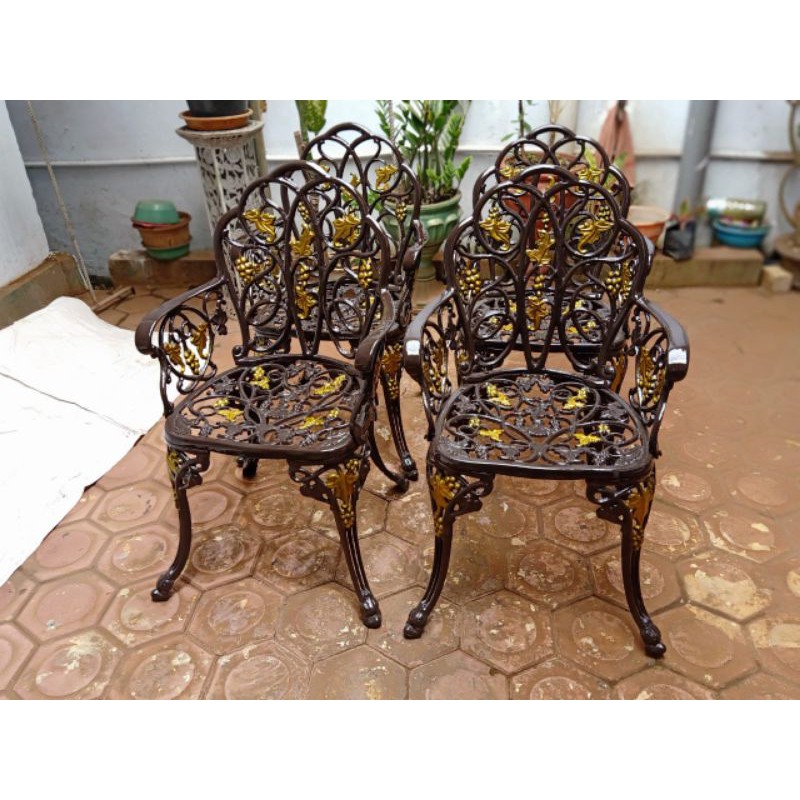Jual Kursi Besi Ukir Coklat variasi Gold | Shopee Indonesia